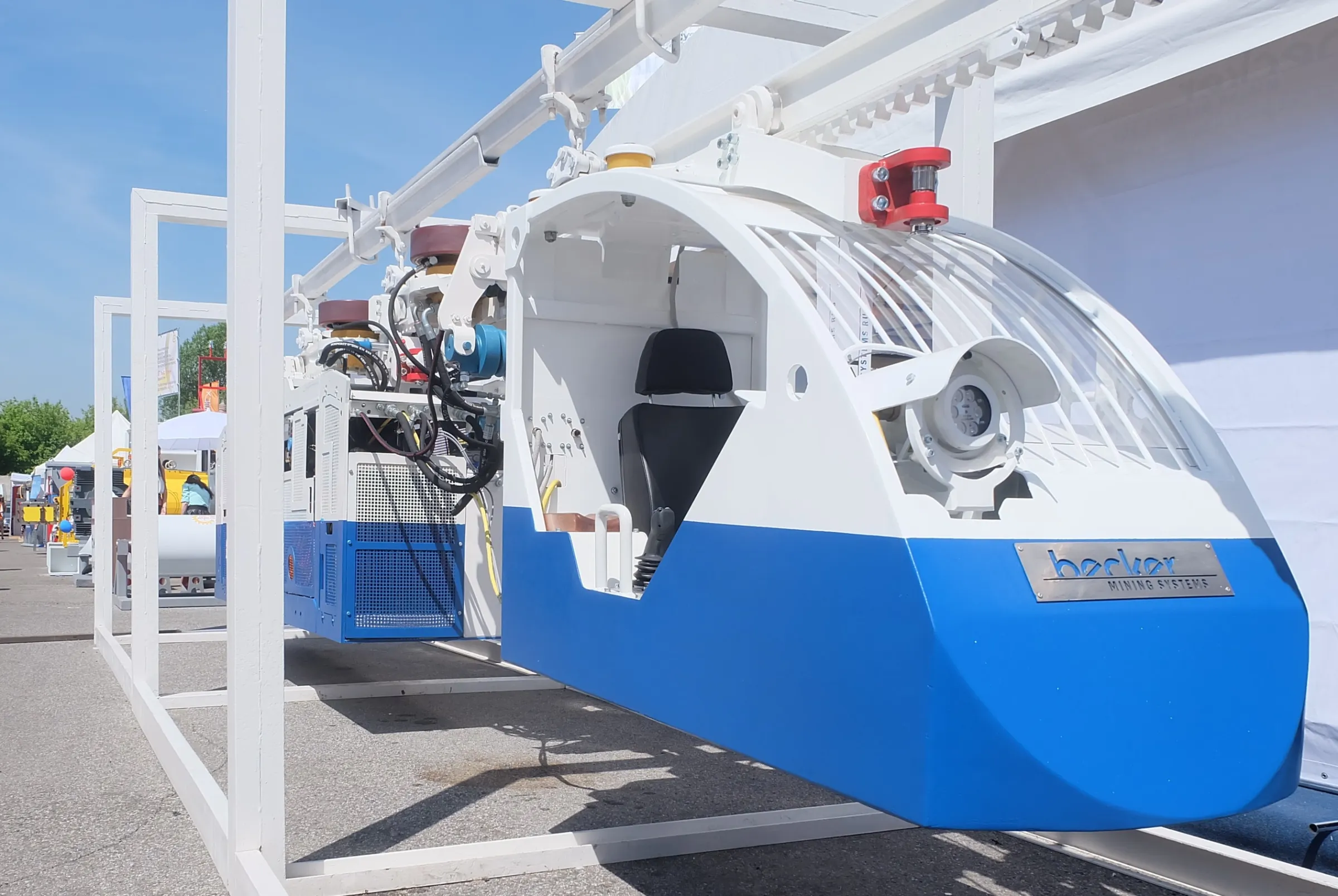 Improved Becker diesel hydraulic locomotive has been put into operation ...